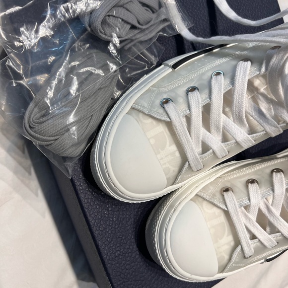 Dior | Shoes | White Dior B23 Hightop Sneaker Oblique Canvas | Poshmark
